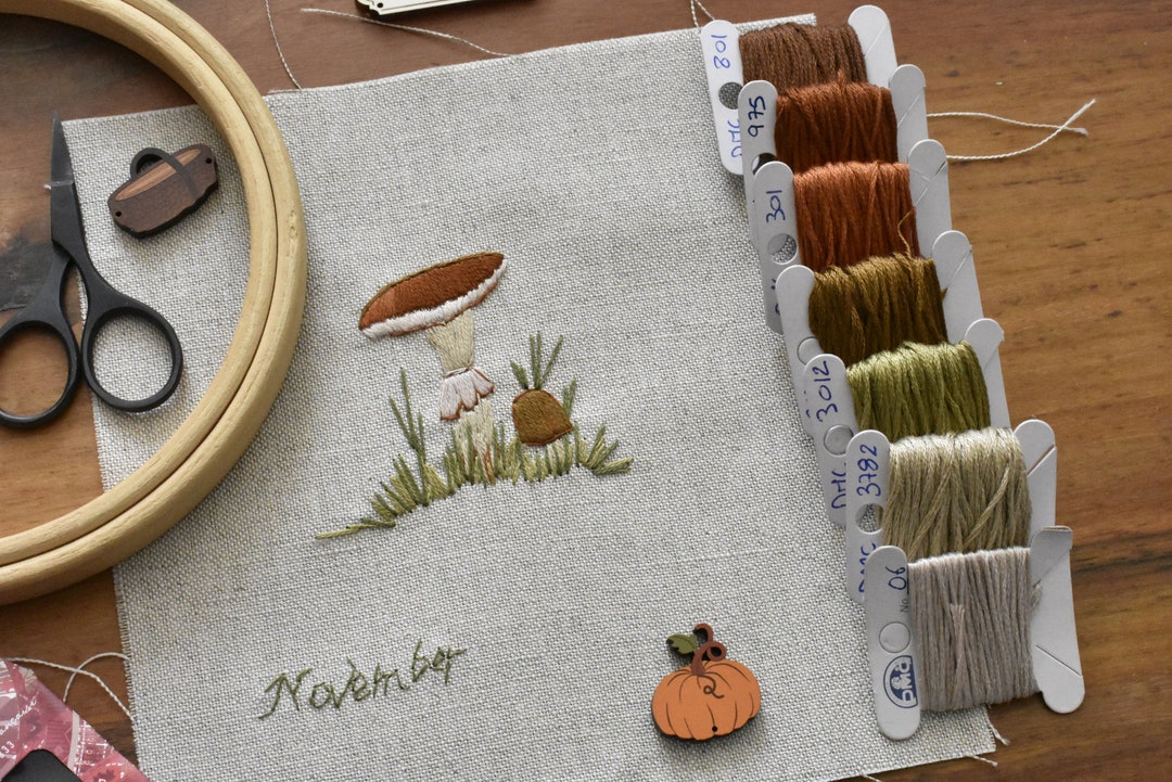 My November Embroidered Calendar - Etsy