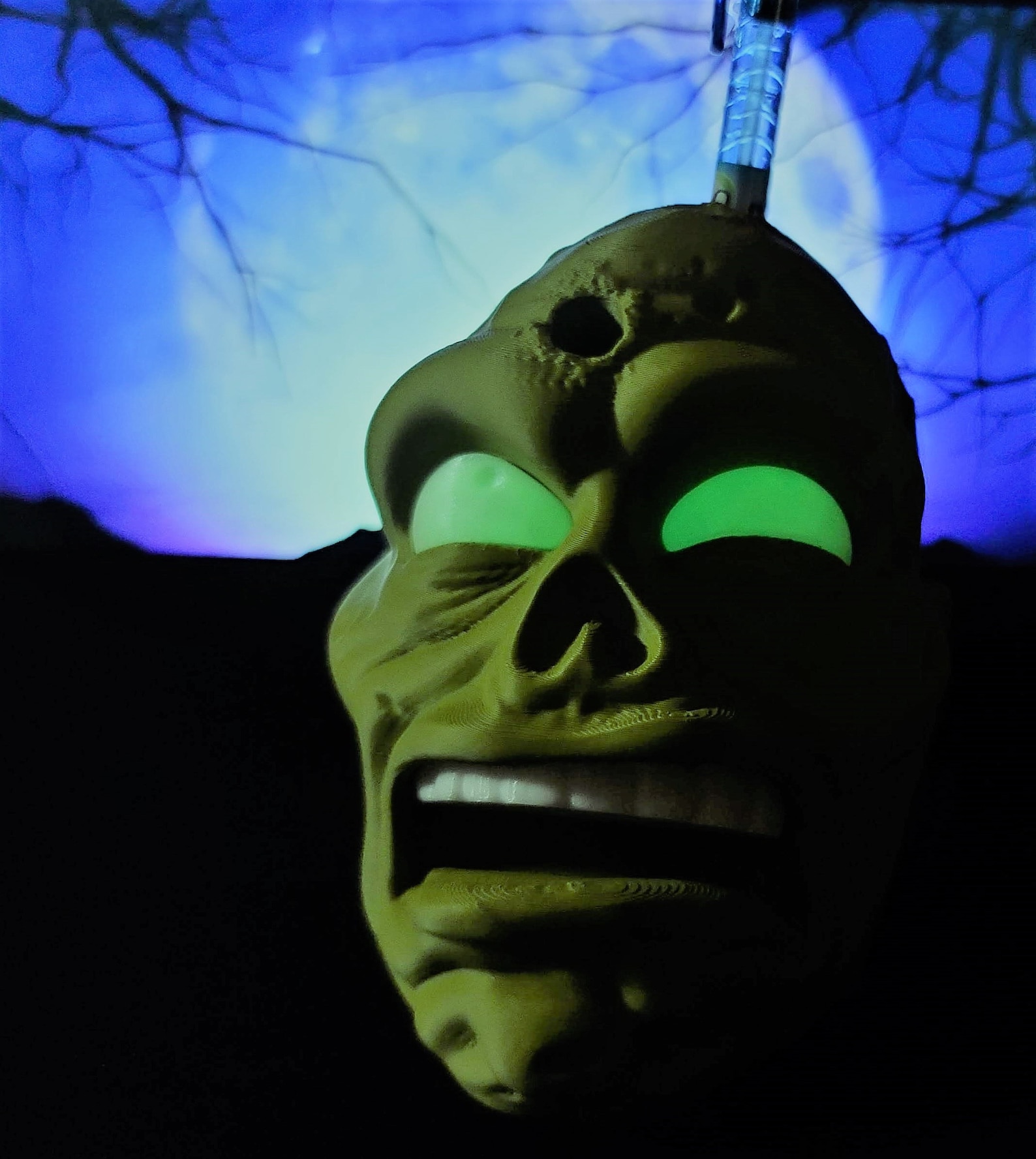 Halloween Zombie Décor | Zombie Pen Holder | Glow-in-the Dark Horror ...