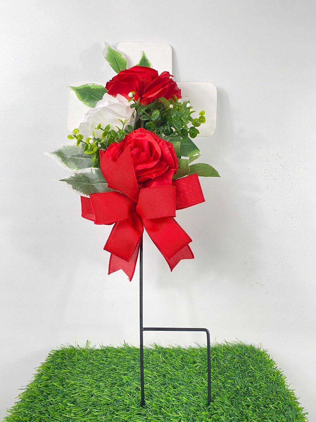 Red and White Roses Wood Cross Cemetery Memorial Garden Stake,birthday ...