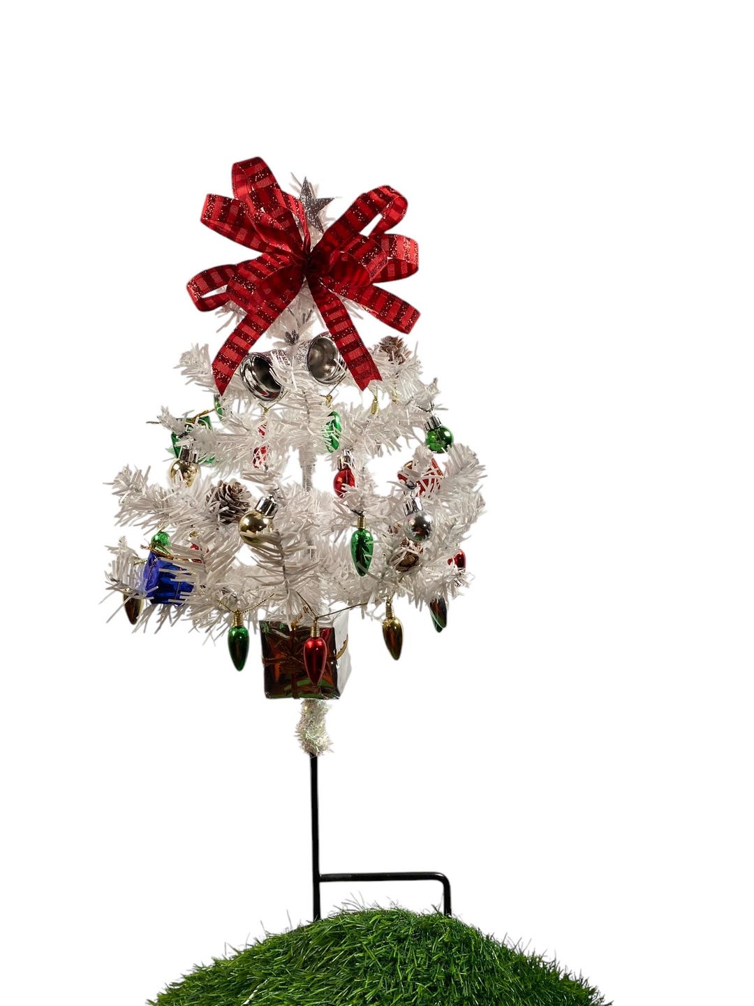 White Cemetery Christmas Tree Arrangement, Holiday Memorial Arrangement ...
