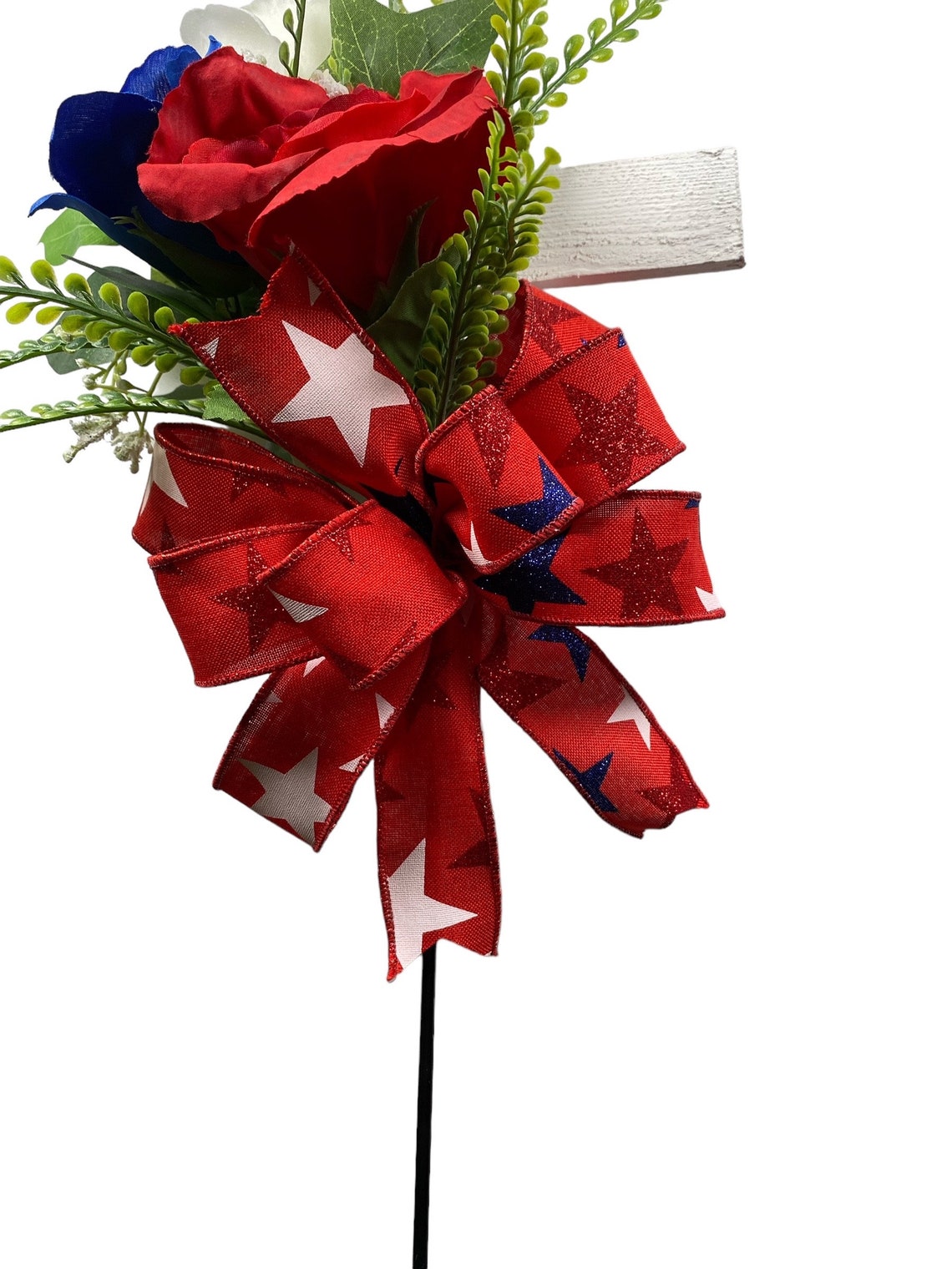 Patriotic Roses on a Wood Cross Cemetery Memorial Garden Flower Stake ...