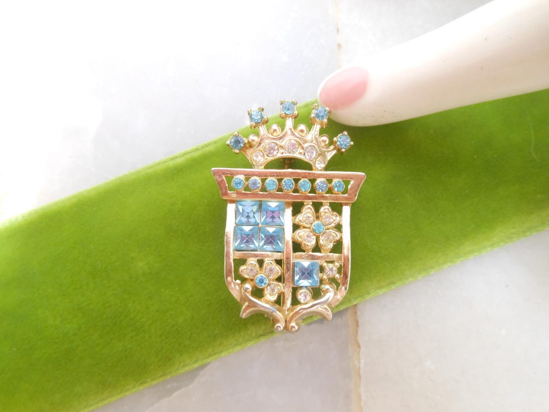 Vintage CORO Heraldic Brooch Coat of Arms Crown Rhinestone Crystal Blue ...