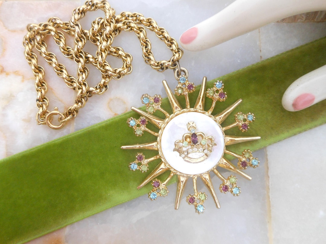 Vintage CORO Huge Medallion Pendant Necklace Rhinestone Crystal Crown ...