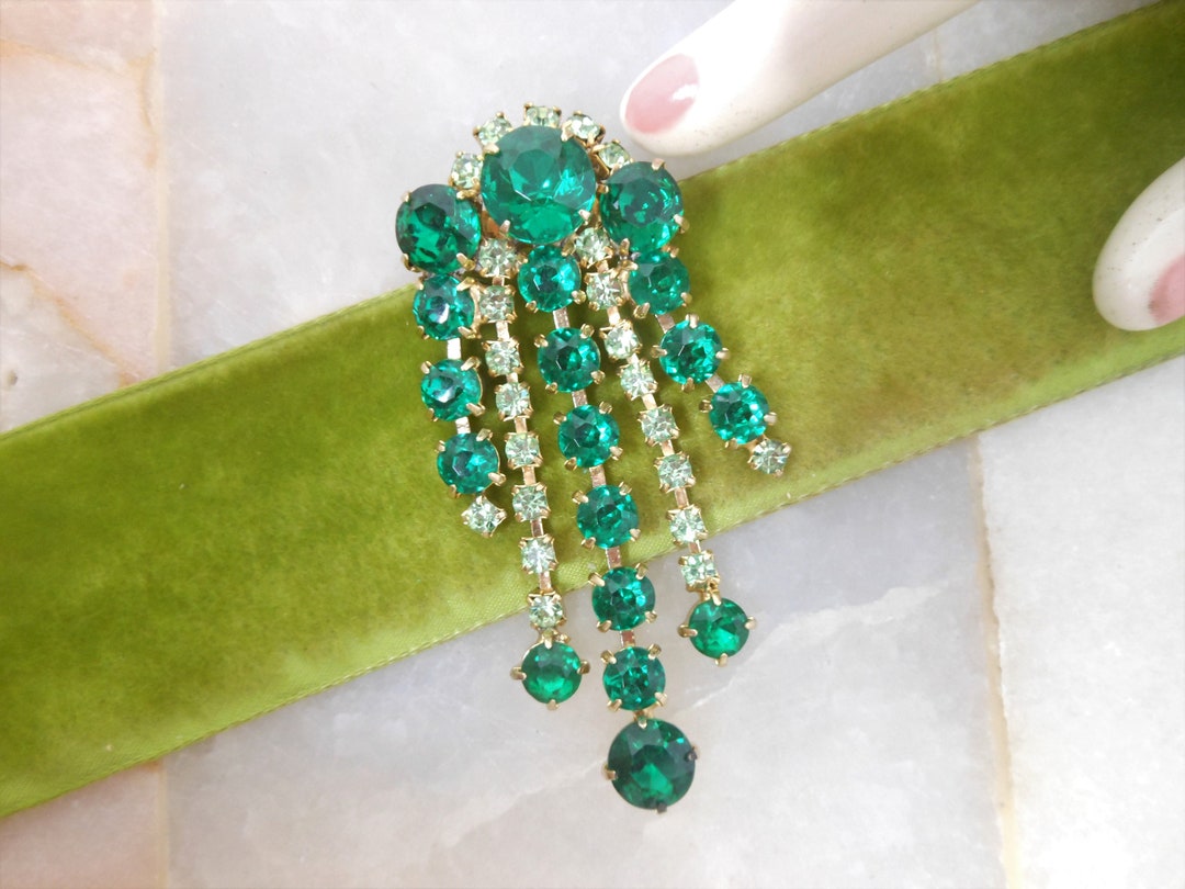 Vintage Emerald Green Crystal Dangle Brooch Swingy Fringe Pin ...