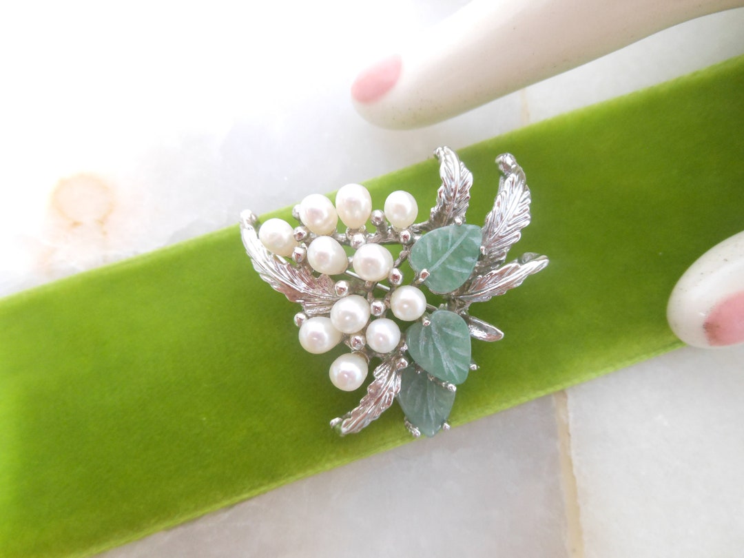 Vintage SWOBODA Pearl Brooch Carved Jade Flower Pin Designer Unsigned ...