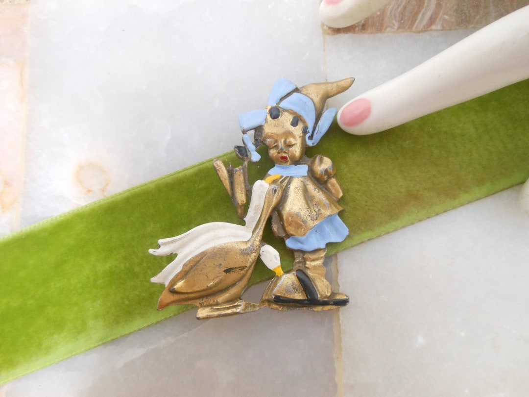Vintage SILSON Geese Duck Girl Brooch Enamel Figural Pin Pot Metal 40s ...