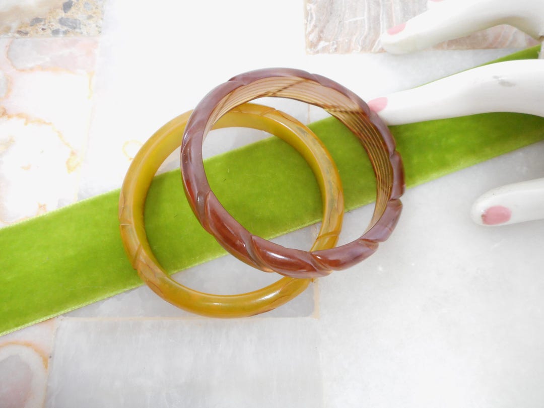 Vintage BAKELITE Carved Bangle Bracelet Lot 2 Green Pea Soup Grape ...