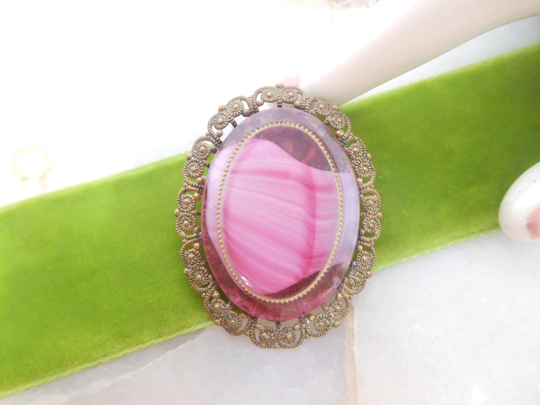 Vintage WEST GERMANY Pink Porphyry Glass Brooch Ornate Oval Pin Regency ...