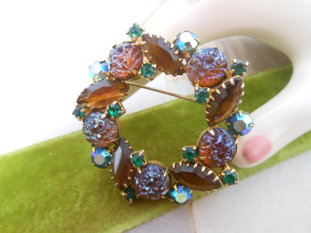 Vintage Carnival Iridescent Rhinestone Wreath Brooch Molded Glass