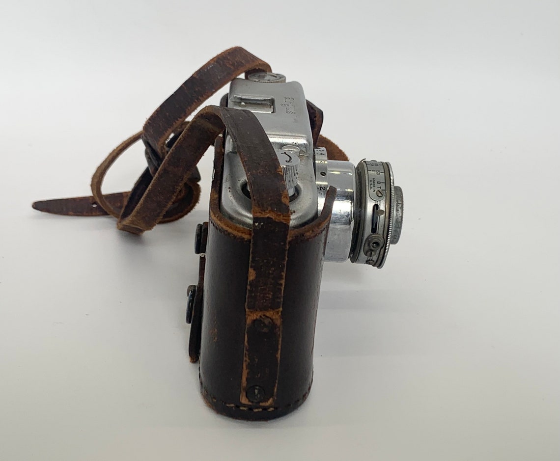 Vintage Collectibles Camera in Leather Case - Etsy