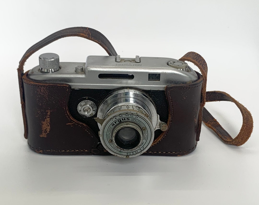 Vintage Collectibles Camera in Leather Case - Etsy