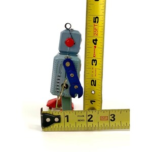 Vintage Style Tin Wind up Robot in a Box Adorable Home Decor Gift Toy ...