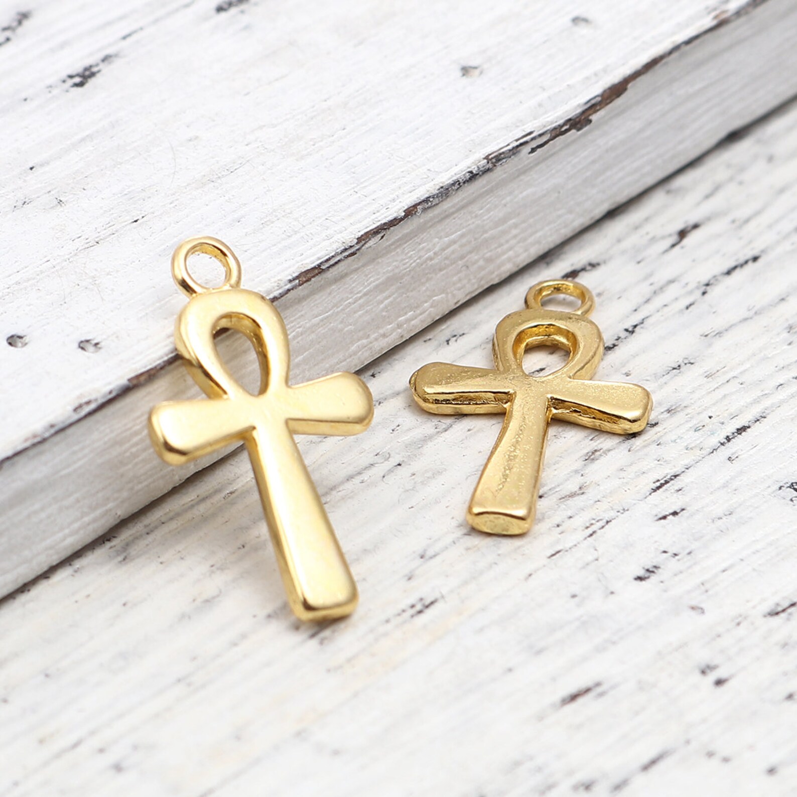 5 Gold Ankh Charm - Etsy