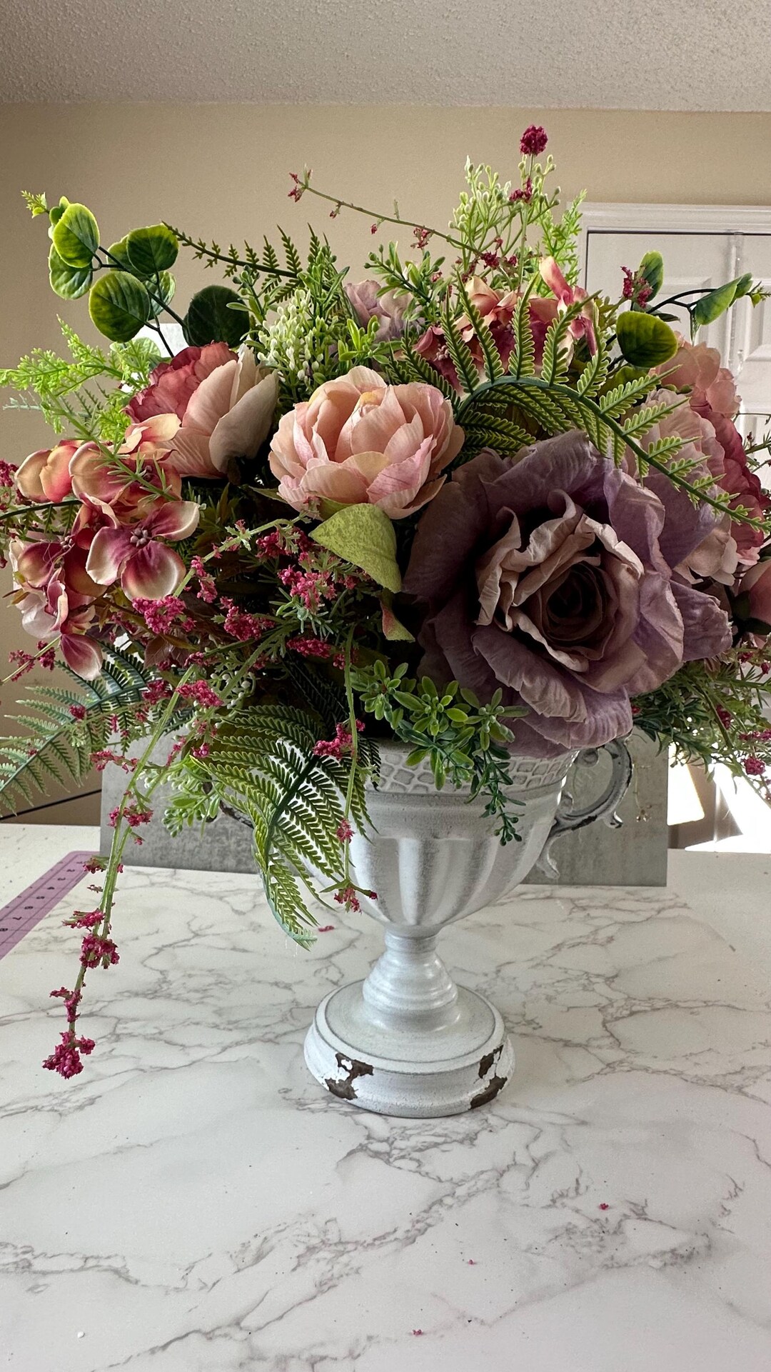 Elegant Victorian Centerpiece for Stylish Home Decor and Office Spaces ...