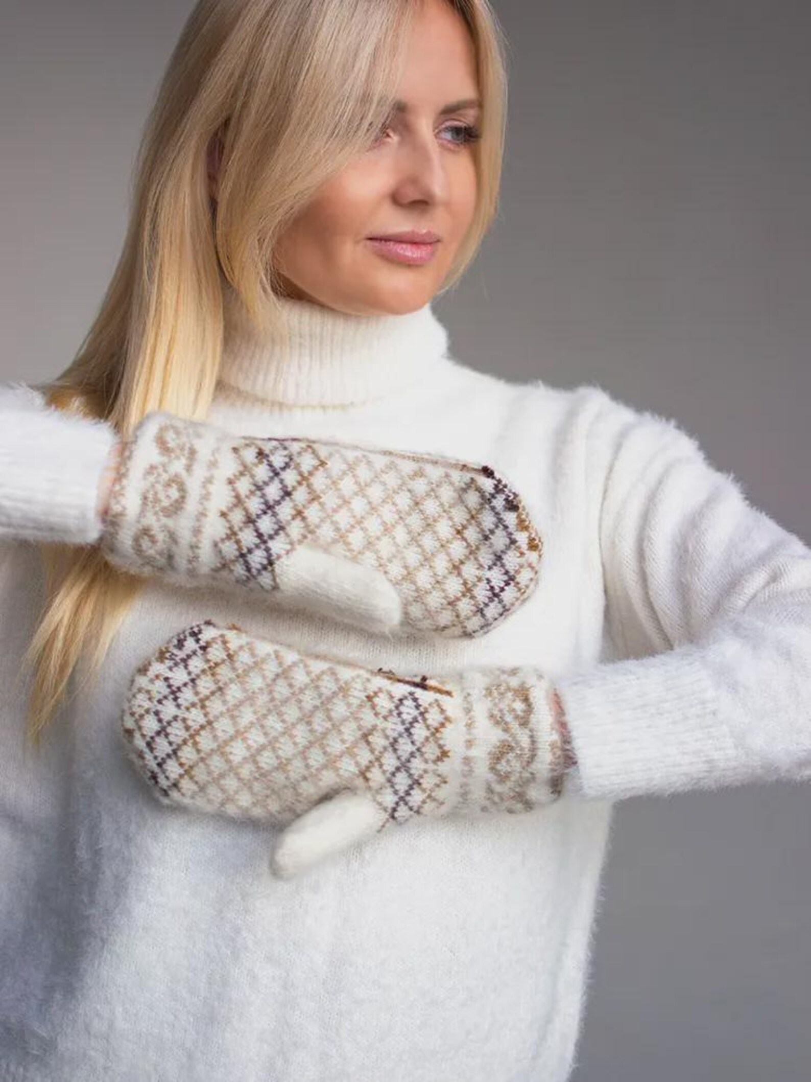 Norwegian Mittens Hand Knit , Women's Mittens Made of Natural Goat Down ...