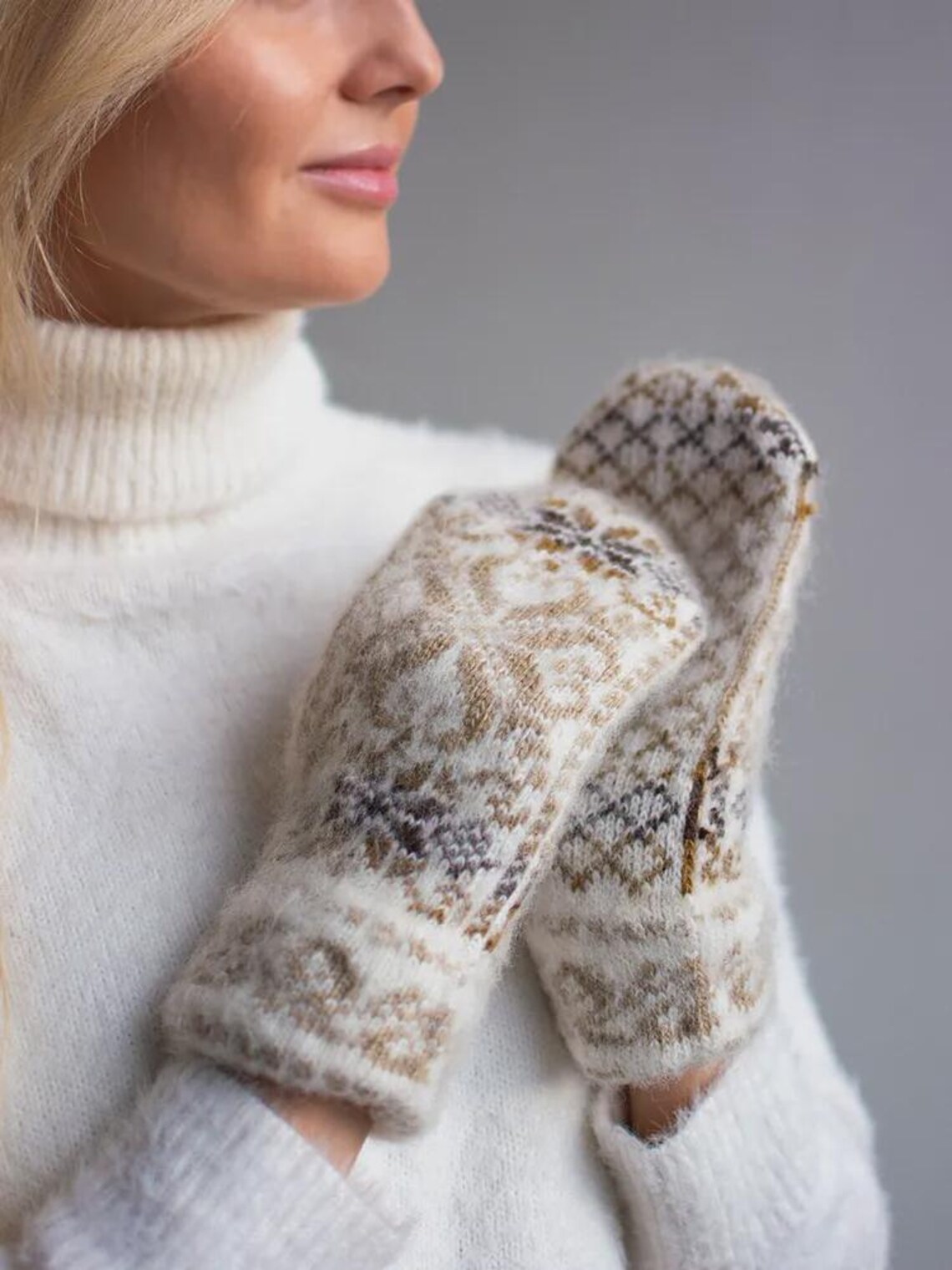 Norwegian Mittens Hand Knit , Women's Mittens Made of Natural Goat Down ...