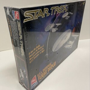 Star Trek AMT ERTL USS Enterprise Flight Display Model Kit Vehicle ...