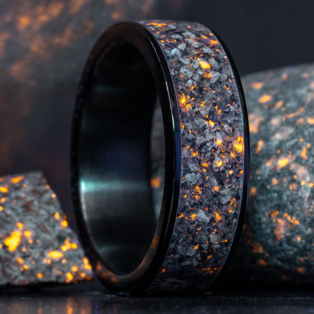 Michigan Yooper Glow Stone Ring - Black Titanium Band - Etsy