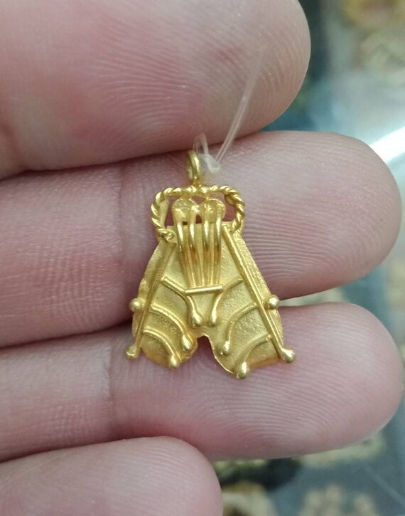 Antique Intricate genuine Solid 22K Gold Egyptian Que… - Gem