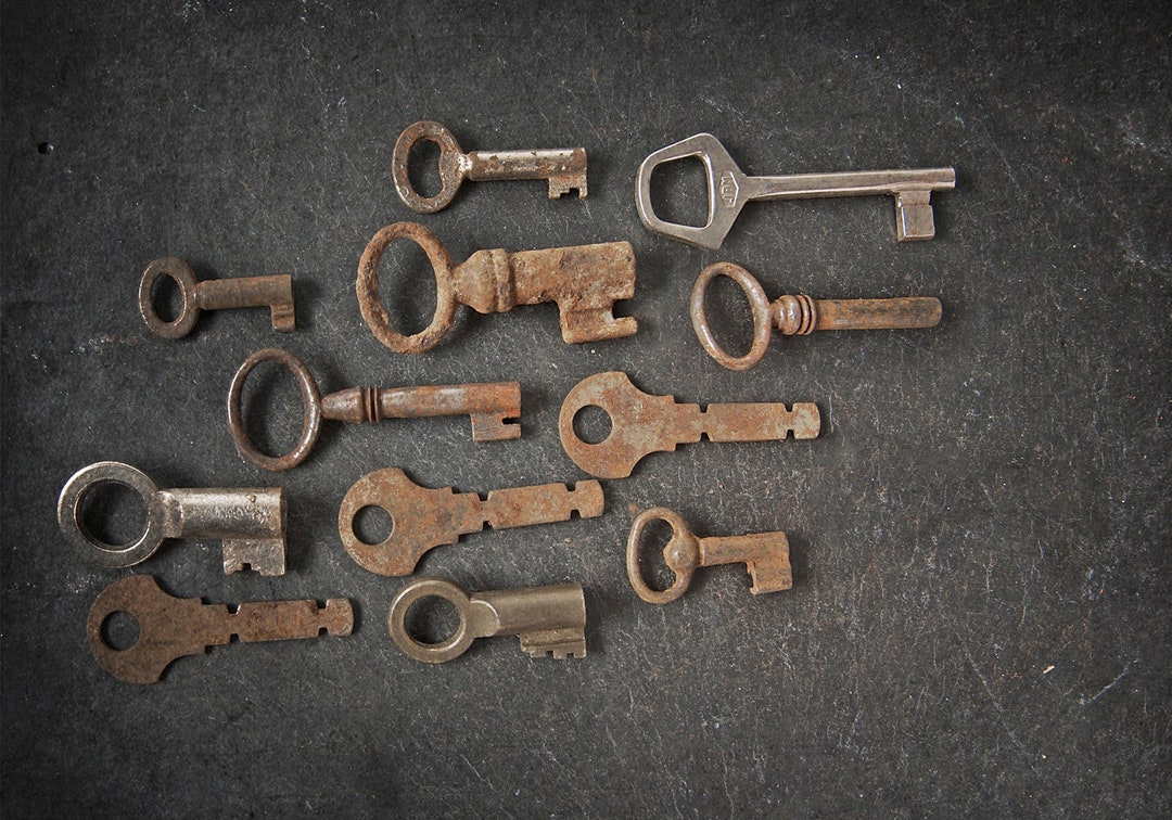 Lot of 12 Vintage Skeleton Keys, Skeleton Key Lot, Keys Found Objects ...