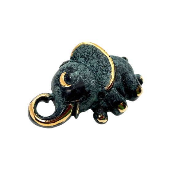 Vintage Elephant Pin / 1970s Jewelry - Gem