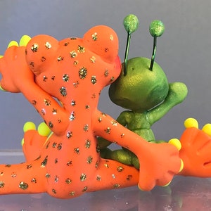 Frog & Ant Polymer Clay Amphibian Figurine sculpted Clay Toad Figure ...