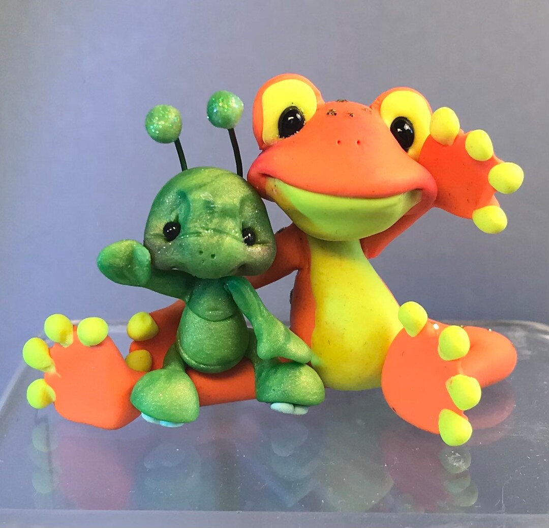 Frog & Ant Polymer Clay Amphibian Figurine sculpted Clay Toad Figure ...