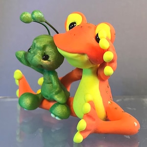 Frog & Ant Polymer Clay Amphibian Figurine sculpted Clay Toad Figure ...