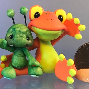 Frog & Ant Polymer Clay Amphibian Figurine sculpted Clay Toad Figure ...