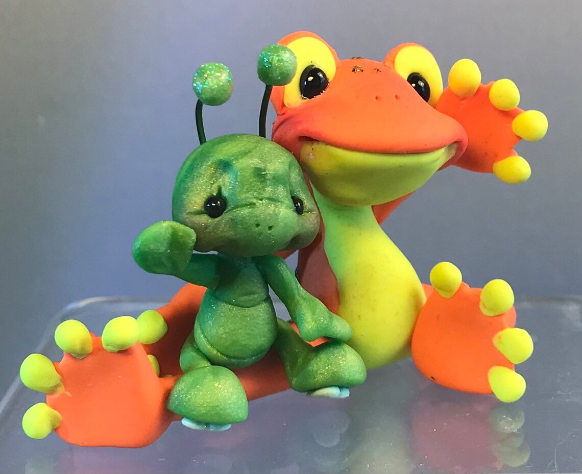 Frog & Ant Polymer Clay Amphibian Figurine sculpted Clay - Etsy