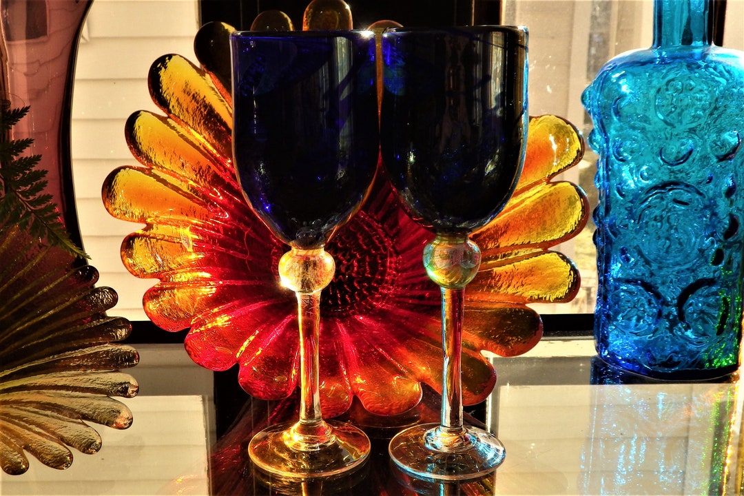 Christine Runyon Hand Blown Art Glass Pair of Wine Glasses - Etsy