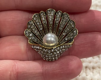 Shell Brooch - Etsy