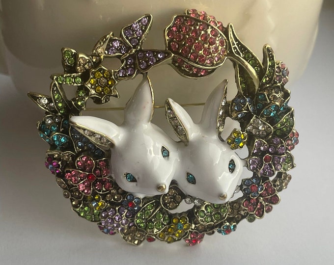 Rabbits in Wreath Brooch, Easter Wreath Brooch, Rabbit Brooch, Wreath ...