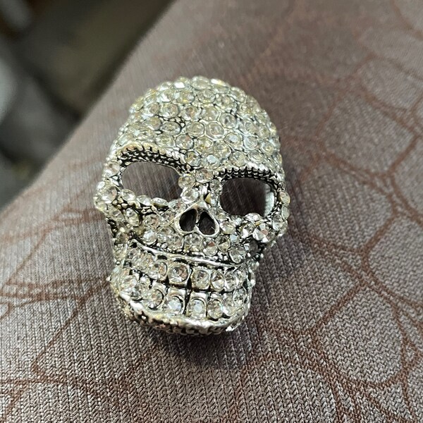 Skull Brooch - Etsy
