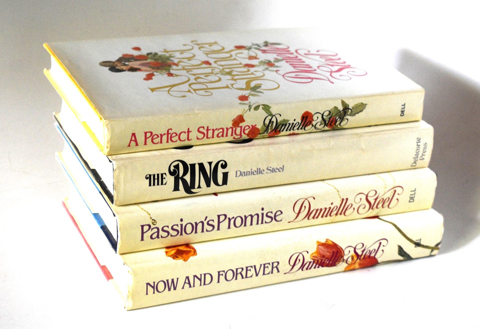 Danielle Steel Books. Clinch Covers ~ Ships in a BOX! - Etsy