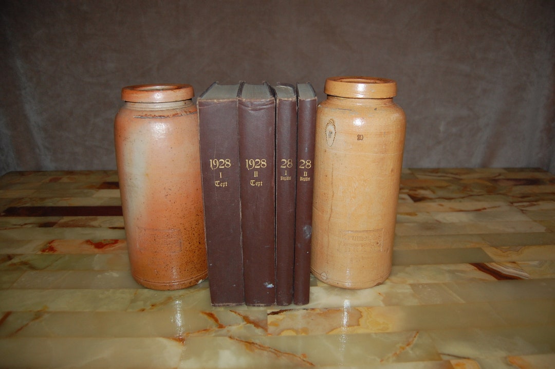 Stack of Antique Old Books Decoration Old Shabby Dark Brown Books Gold ...