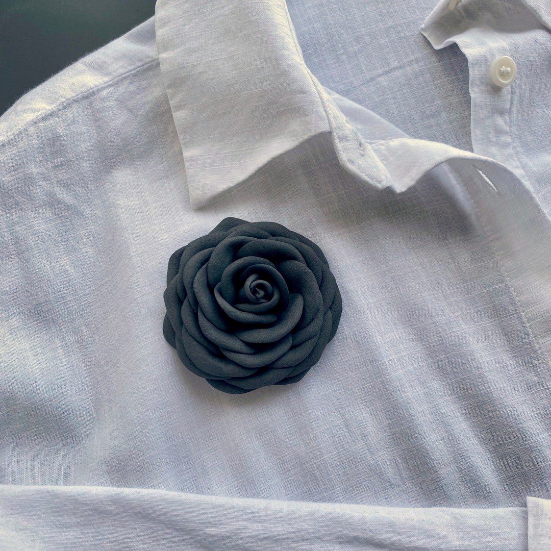 Broche rose gothique noire. Broche fleur noire. Épingle de boutonnière ...
