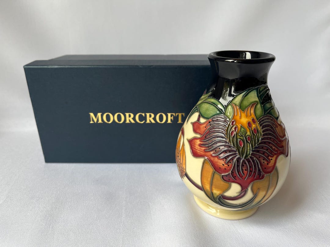 Moorcroft Vase, Anna Lily Pattern, 5 Inch , Boxed , Perfect Condition ...