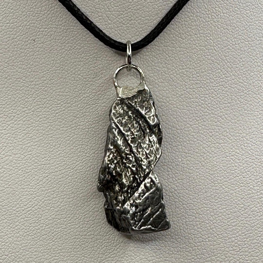 Beautiful Aletai Meteorite Pendant, 11.23 Grams, Astronomy Gift ...