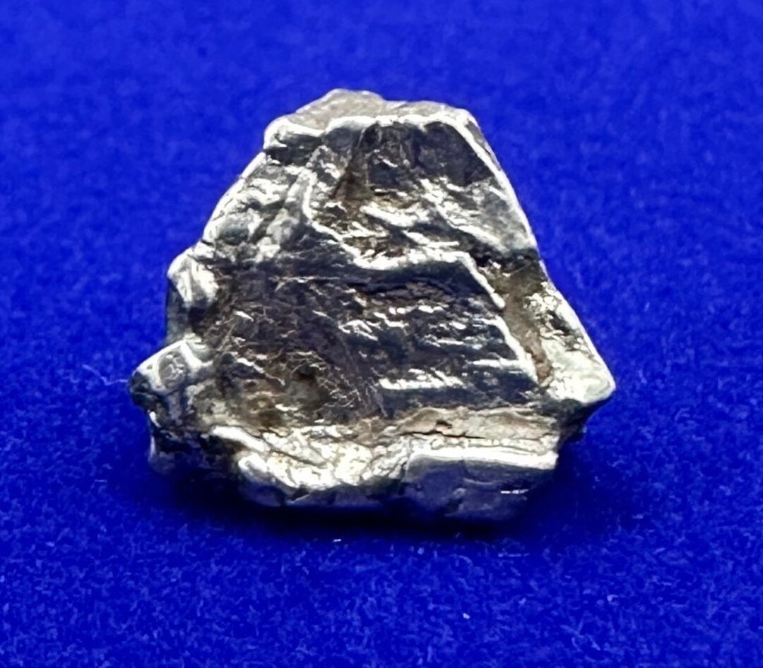 Tiny Meteorite Specimen Natan 2.53 Grams, Iron Meteorite, Astronomy ...