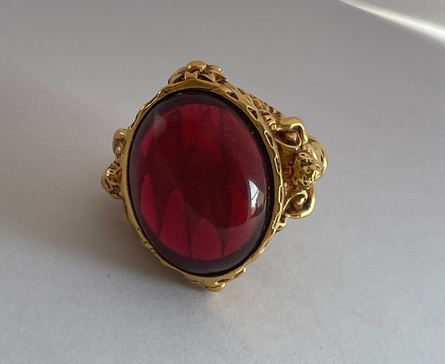 Elizabeth Taylor Avon Gilded Age Collection Cherub Red - Etsy