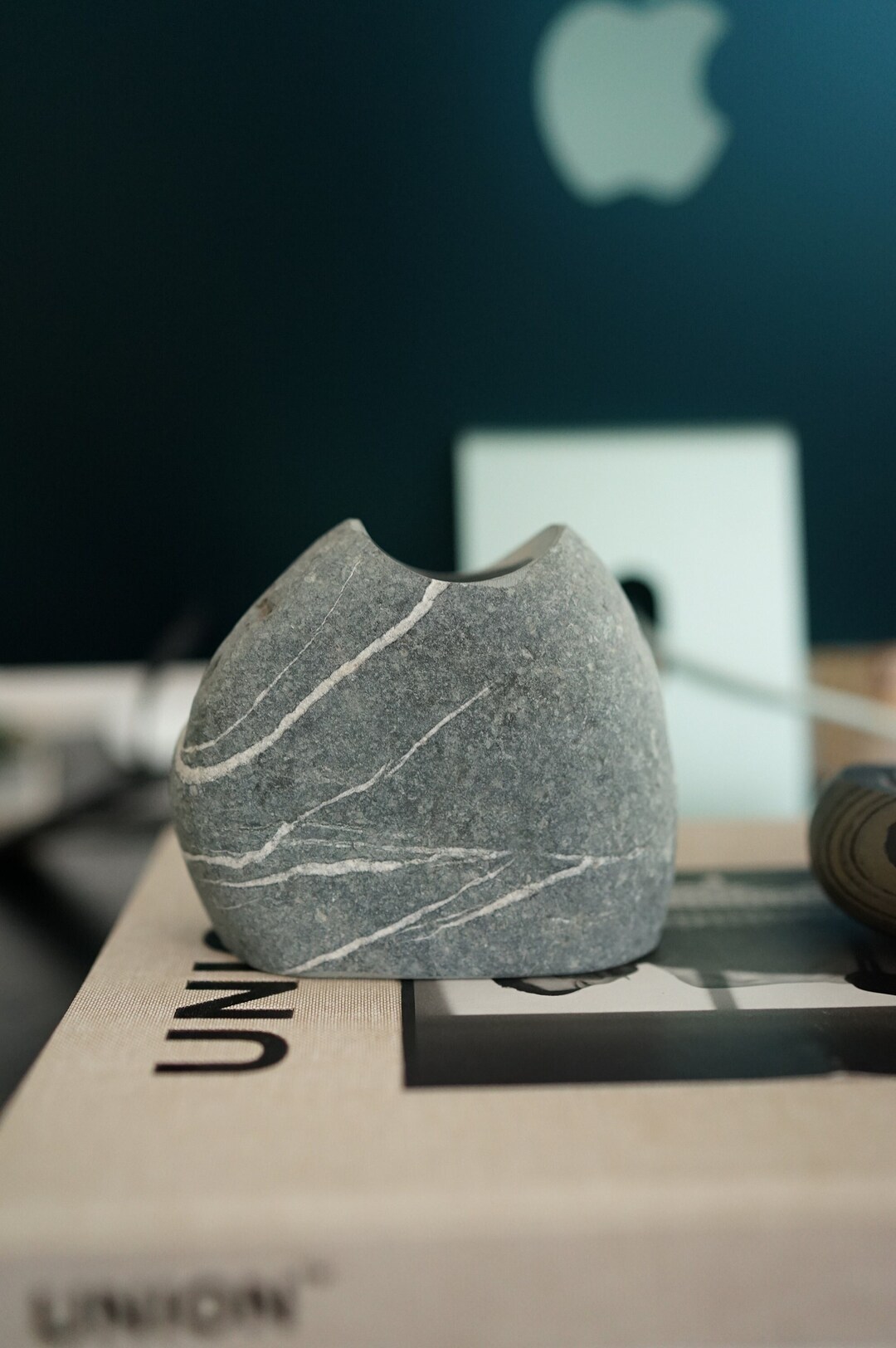 Mini Natural Stone Vase ,1kg Handmade Stone Art Work Natural Rock stone ...