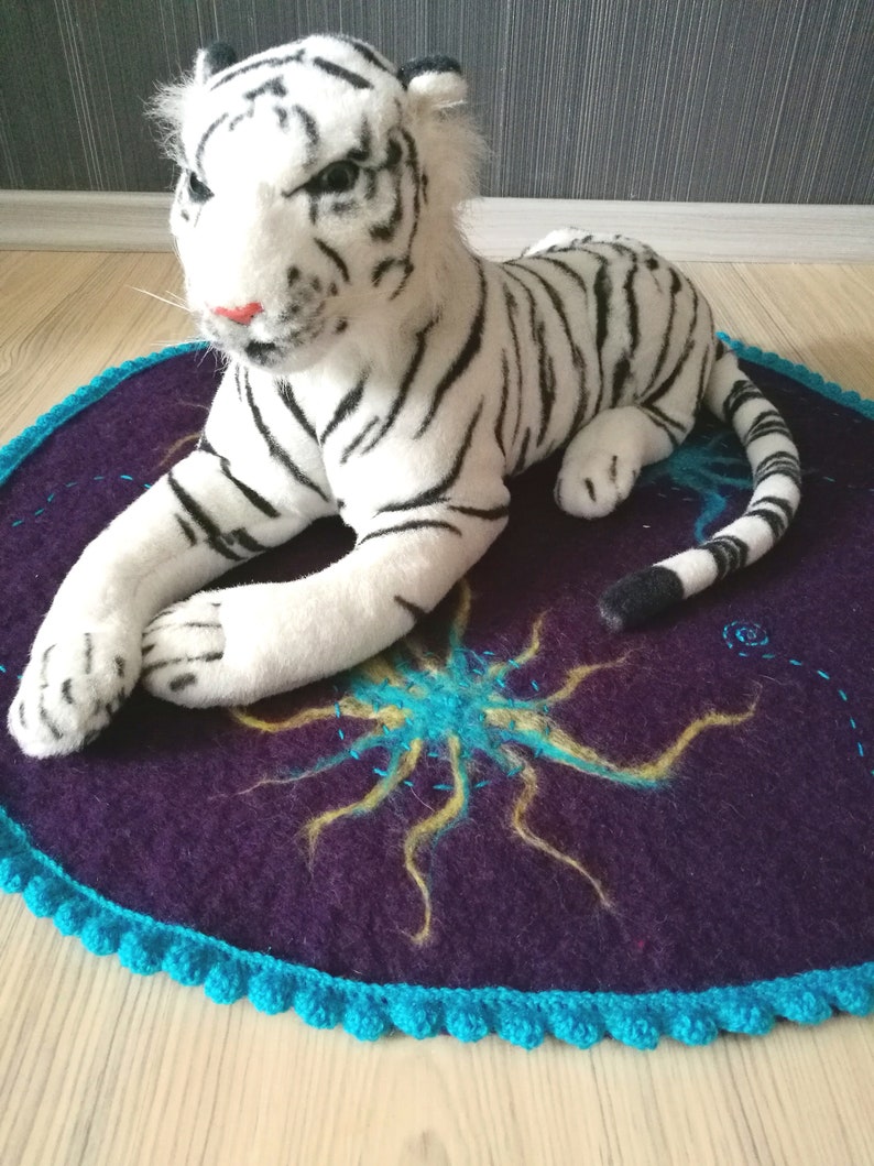 Wet Felted Rug / Pet Mat / Felted Round Cat Carpet - Etsy