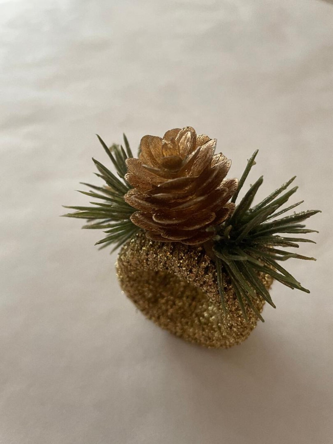 Christmas Gold Pine Cone and Pine Napkin Ring on Gold Tinsel Cord ...