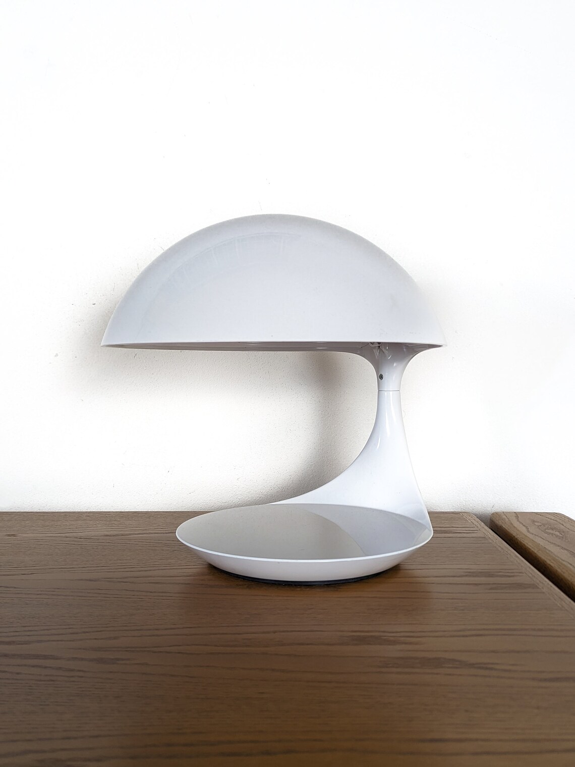 Mid Century Italian Cobra Table Lamp by Elio Martinelli - Etsy