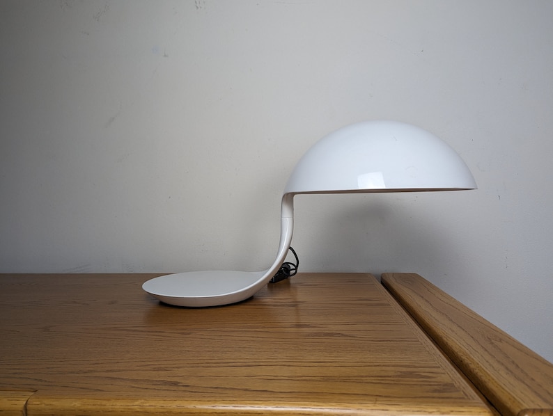 Mid Century Italian Cobra Table Lamp by Elio Martinelli - Etsy