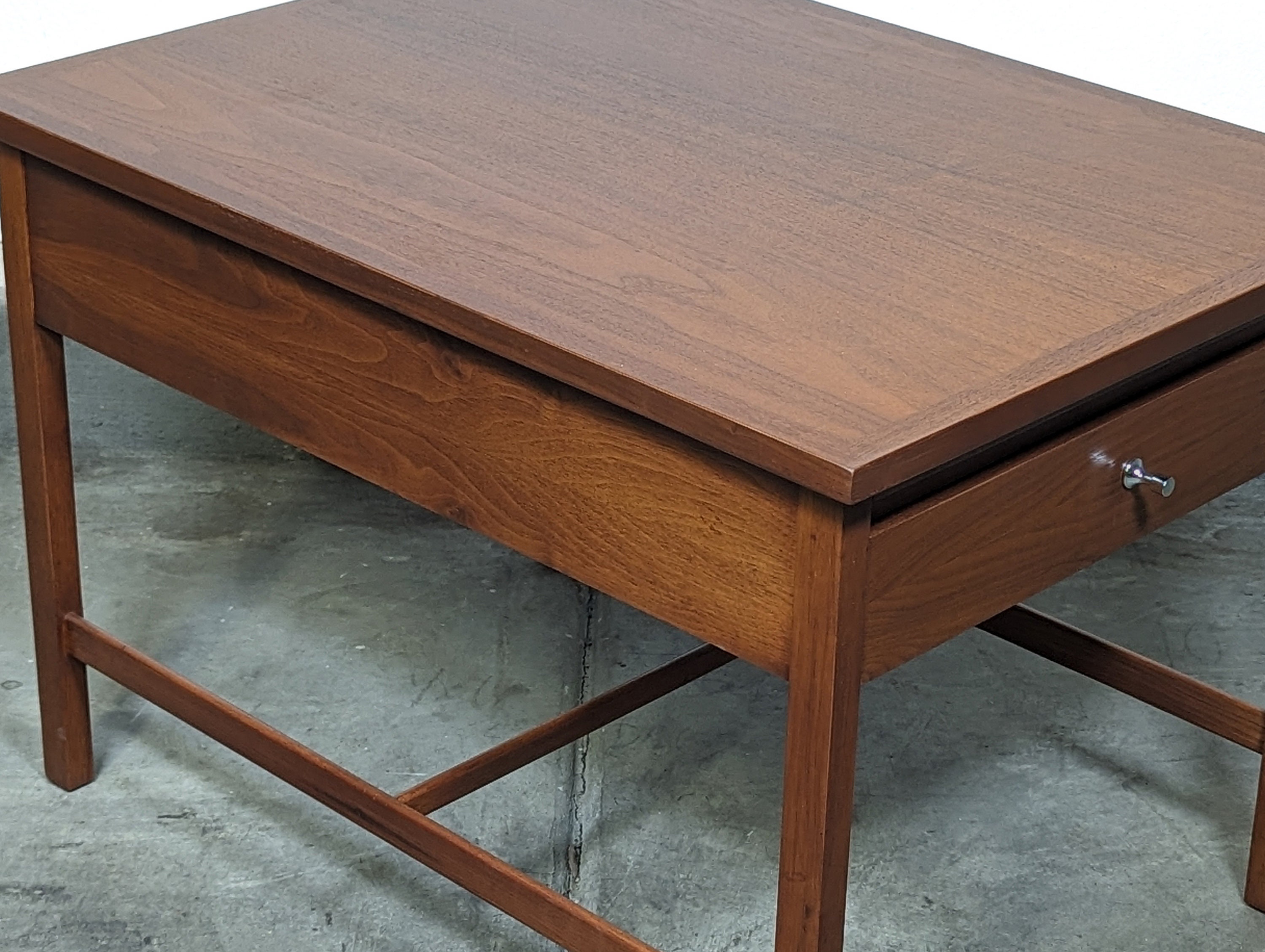 Vintage Mid Century Modern Walnut Side/end Table by Paul Mccobb for ...