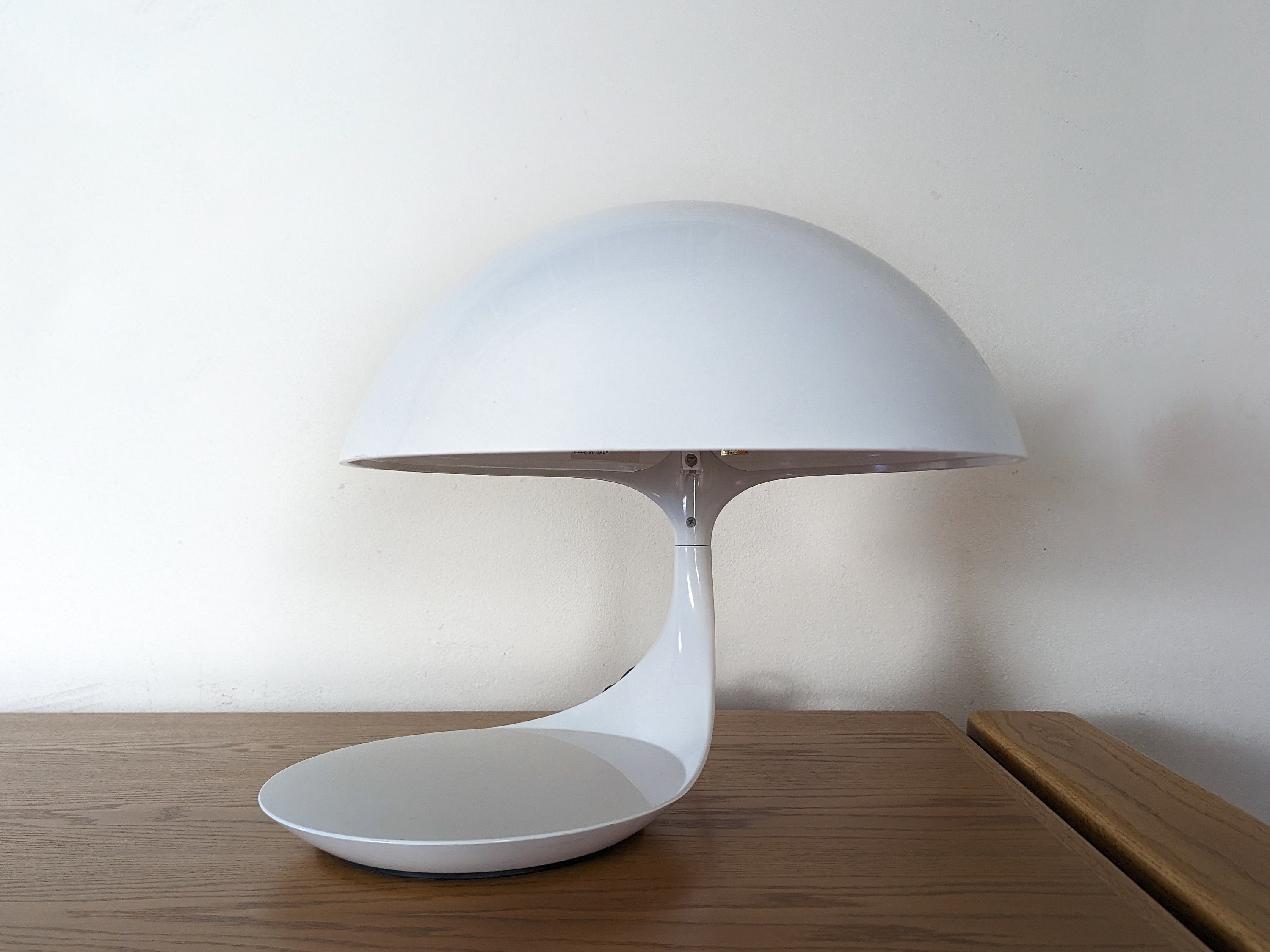 Mid Century Italian Cobra Table Lamp by Elio Martinelli - Etsy