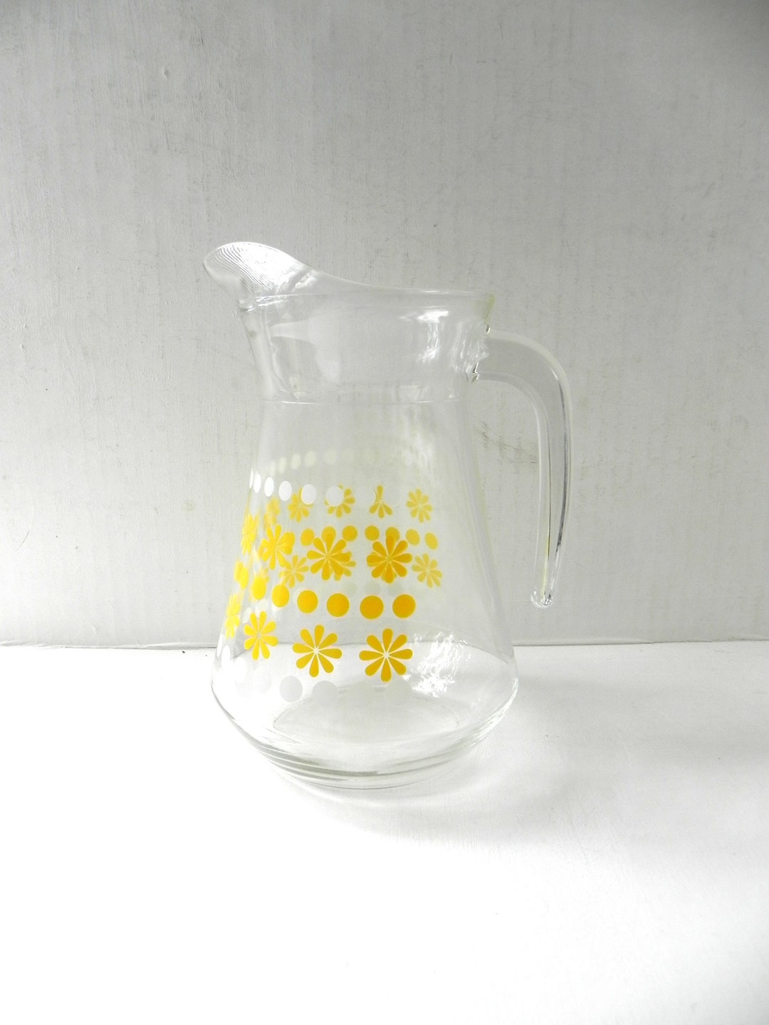 Vintage Glass Cocktail/drinks Pitcher With Yellow Daisy Pattern - Etsy