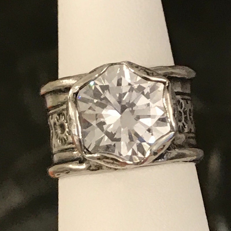 Queen Ring - Etsy